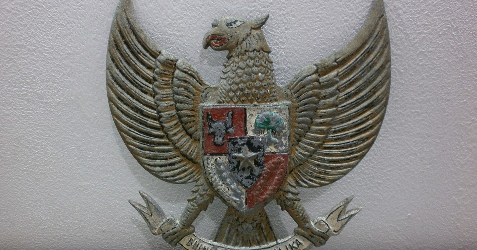 Antikpisan: Burung Garuda Berbahan Besi Cor