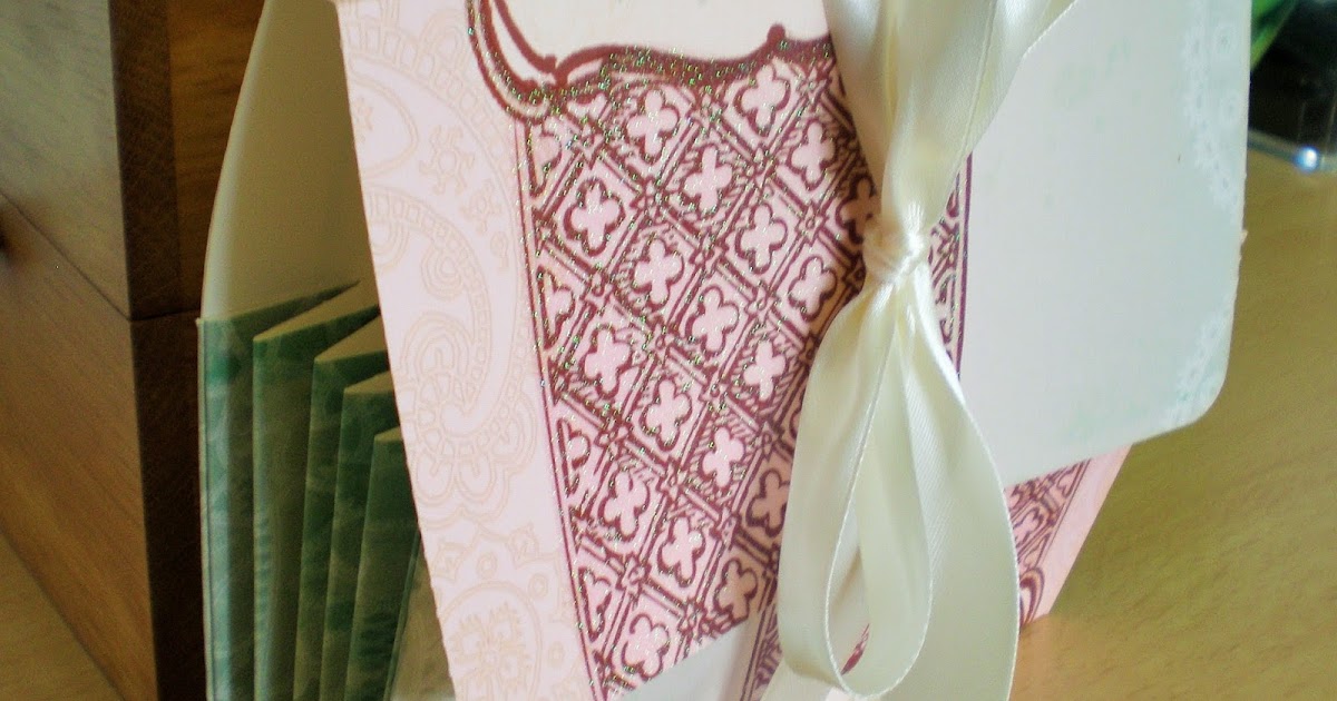 Dee's Craft Den: The Concertina Folder