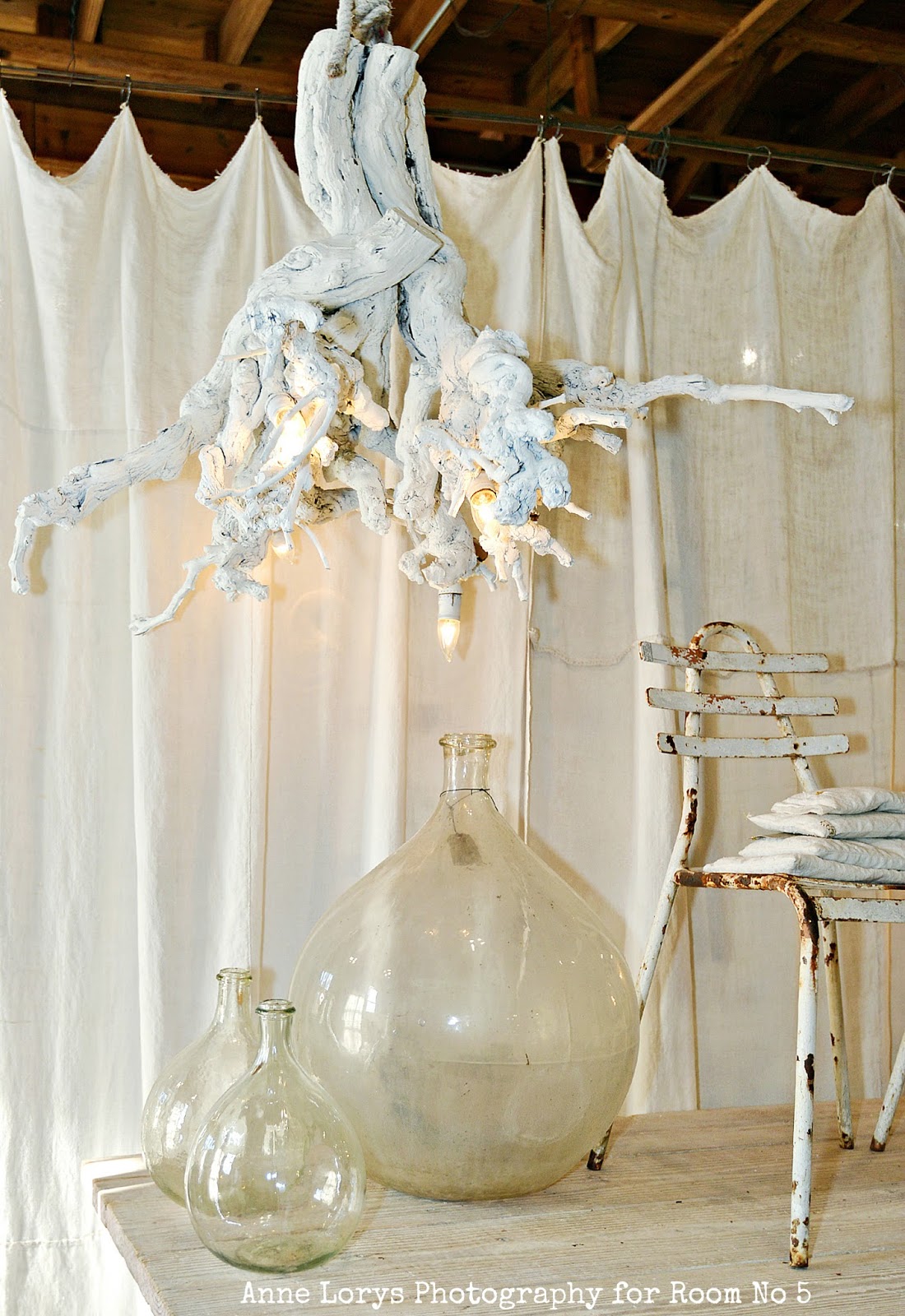 Fiona and Twig: Room No 5