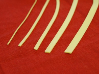 Stick 'n Tissue - Modélisme Vol Libre: Le caoutchouc et le remontage.