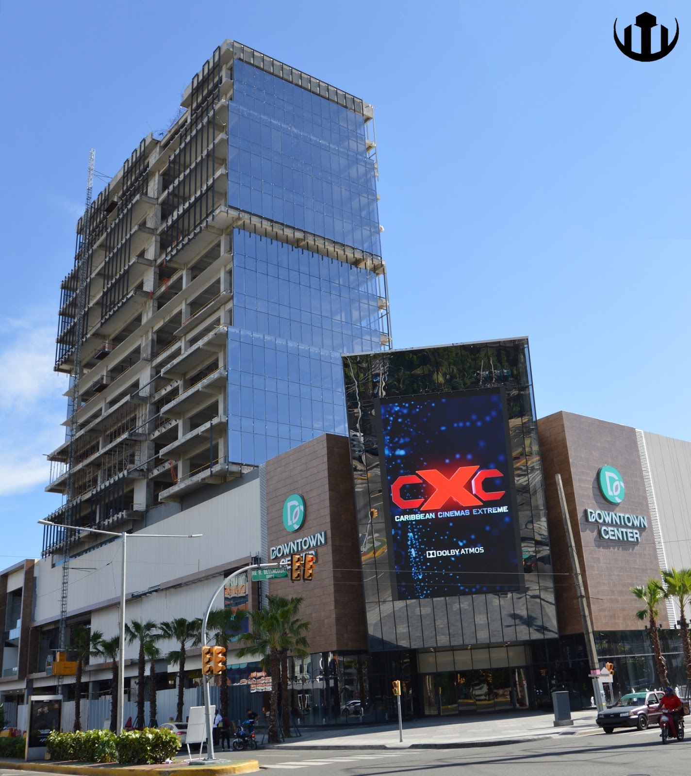 Downtown Center; centro comercial y torre corporativa - Urbanopolis.net