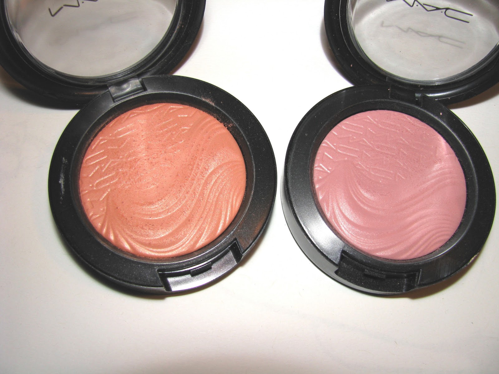 The Beauty Alchemist: MAC Extra Dimension Blush in Blazing Haute & At Dusk