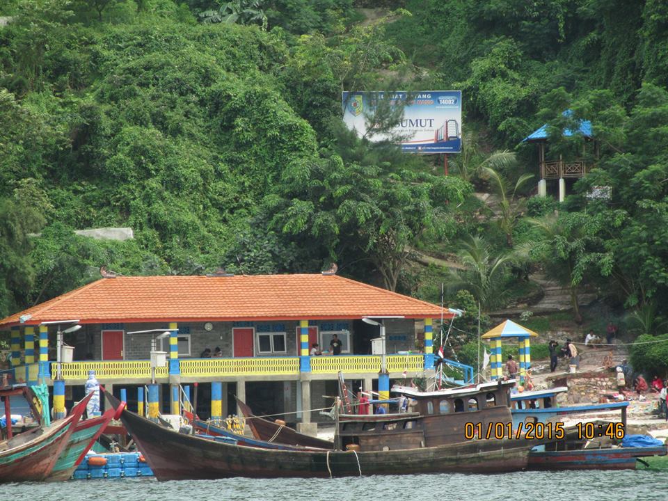Cerita Dan Legenda Dongeng: Cerita Wisataku Di Salah Namo Island Batu Bara
