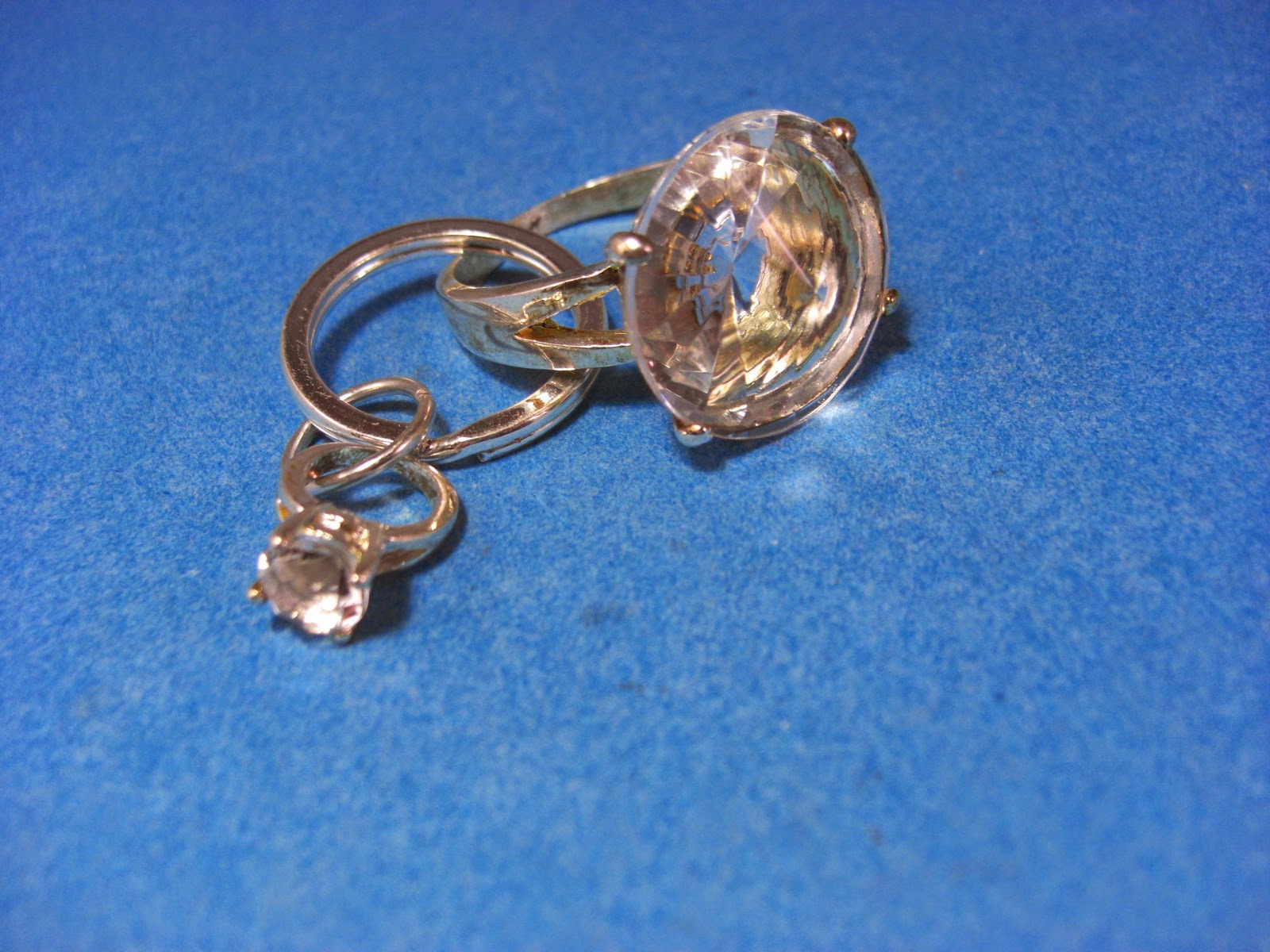 Bargain Cart: Big Engagement Rings Key Ring