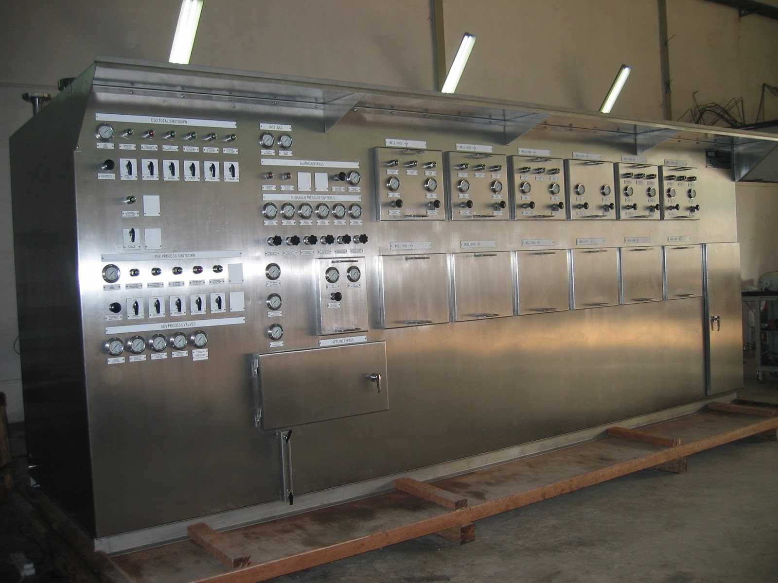 wellhead control panel ( WHCP )