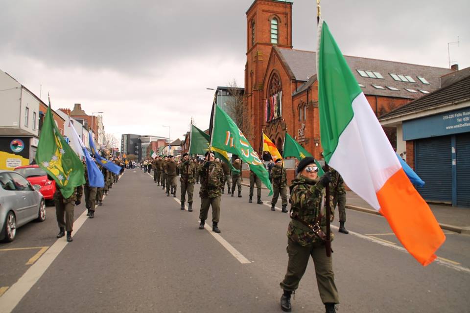 El norte de Irlanda: Conmemoración de Pascua de Saoradh en Belfast