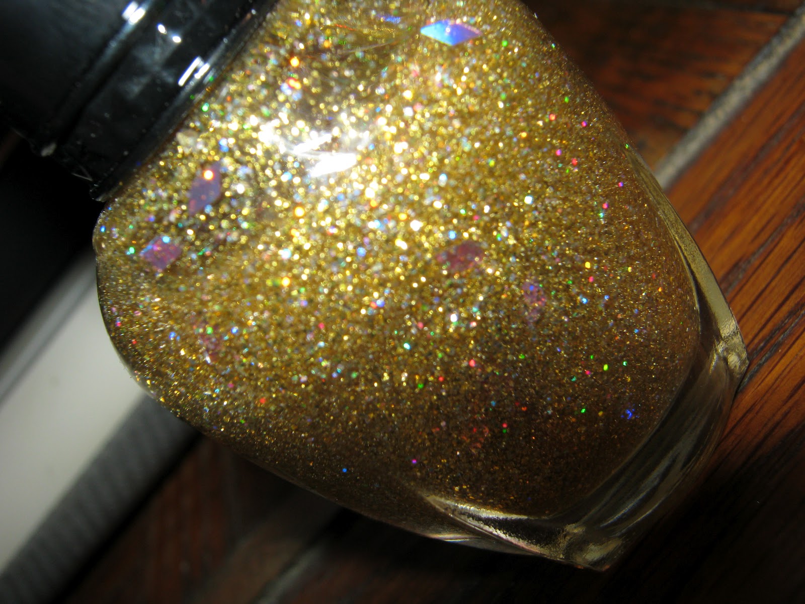 How to Feed a Wookie: Nail Pledge Manicure #3 - Gold Glitter