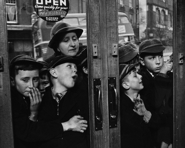 OLTRE IL MURO: ARTE e FOTOGRAFIA: GRACE ROBERTSON | PHOTOGRAPHER