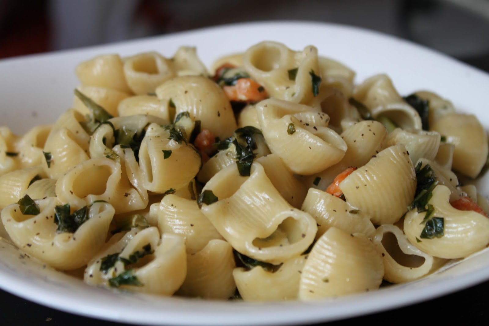 Imaginative Cuisine: Conchigliette con radicchio di campo zucchine e ...