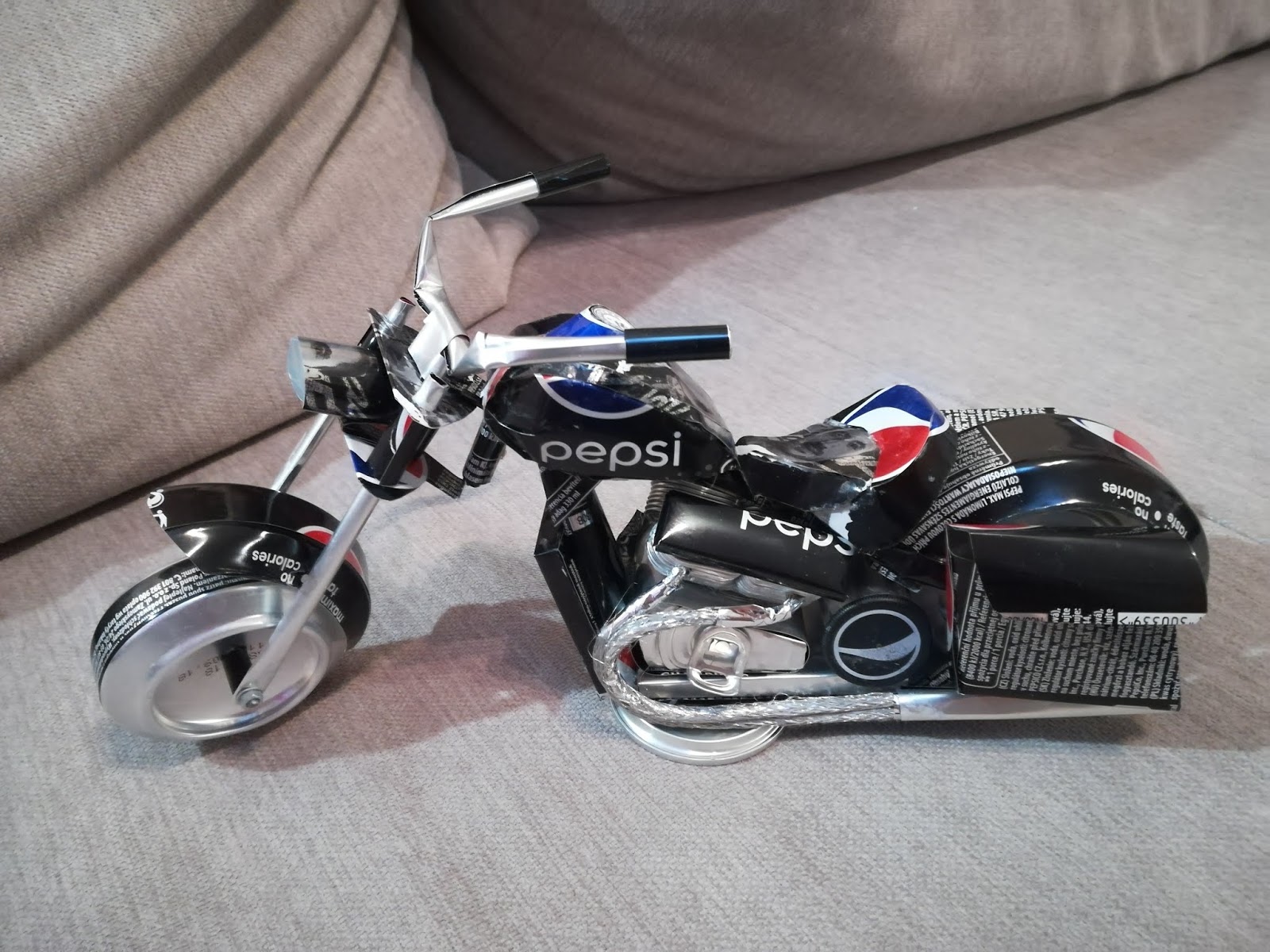 Pepsi Dancsó Péter chopper V8 (soda can) ~ Vereckei Tibor rajzai