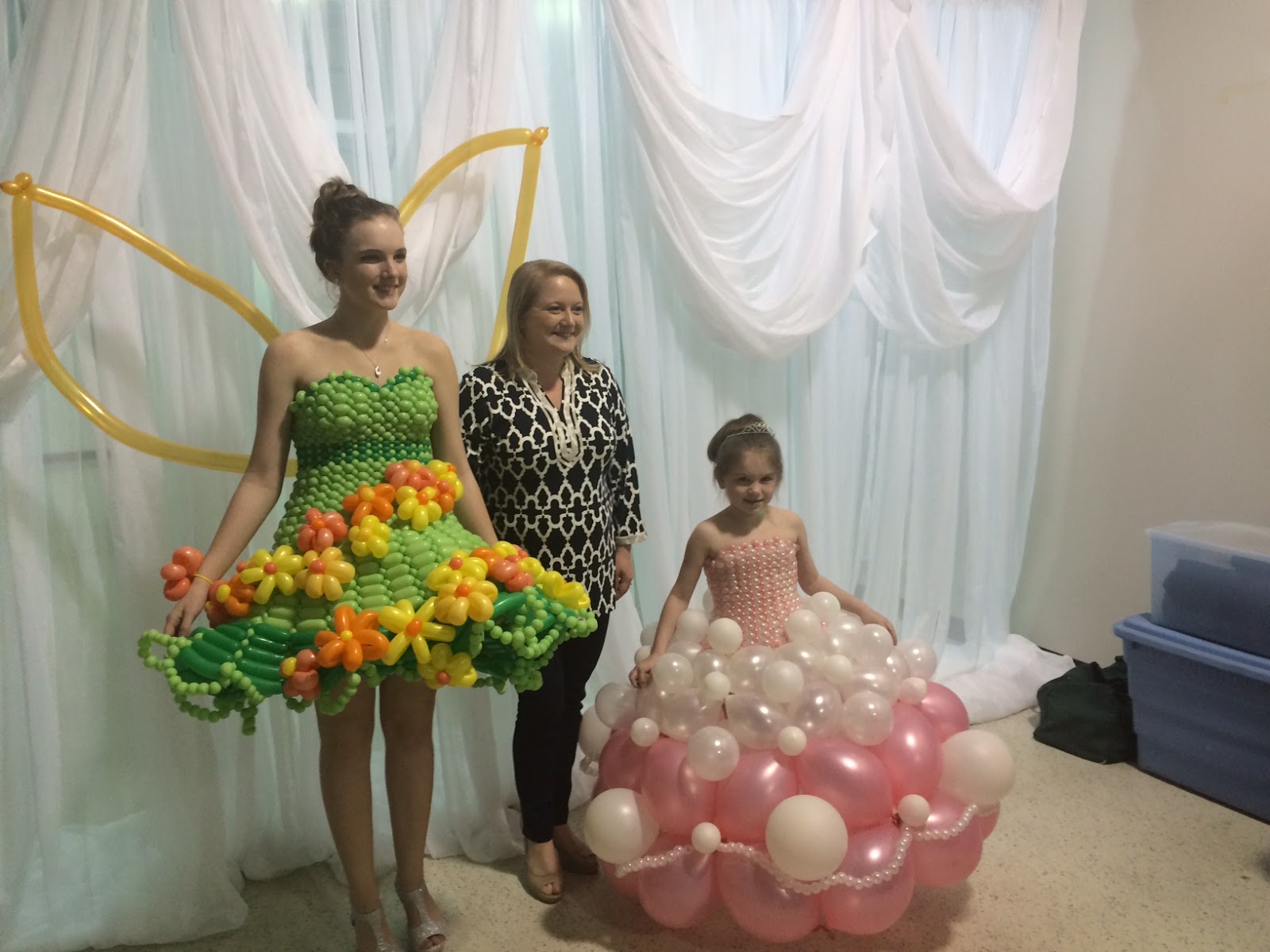 Addie Jenne Press Releases: Balloon models pop up at Your Special Day Expo