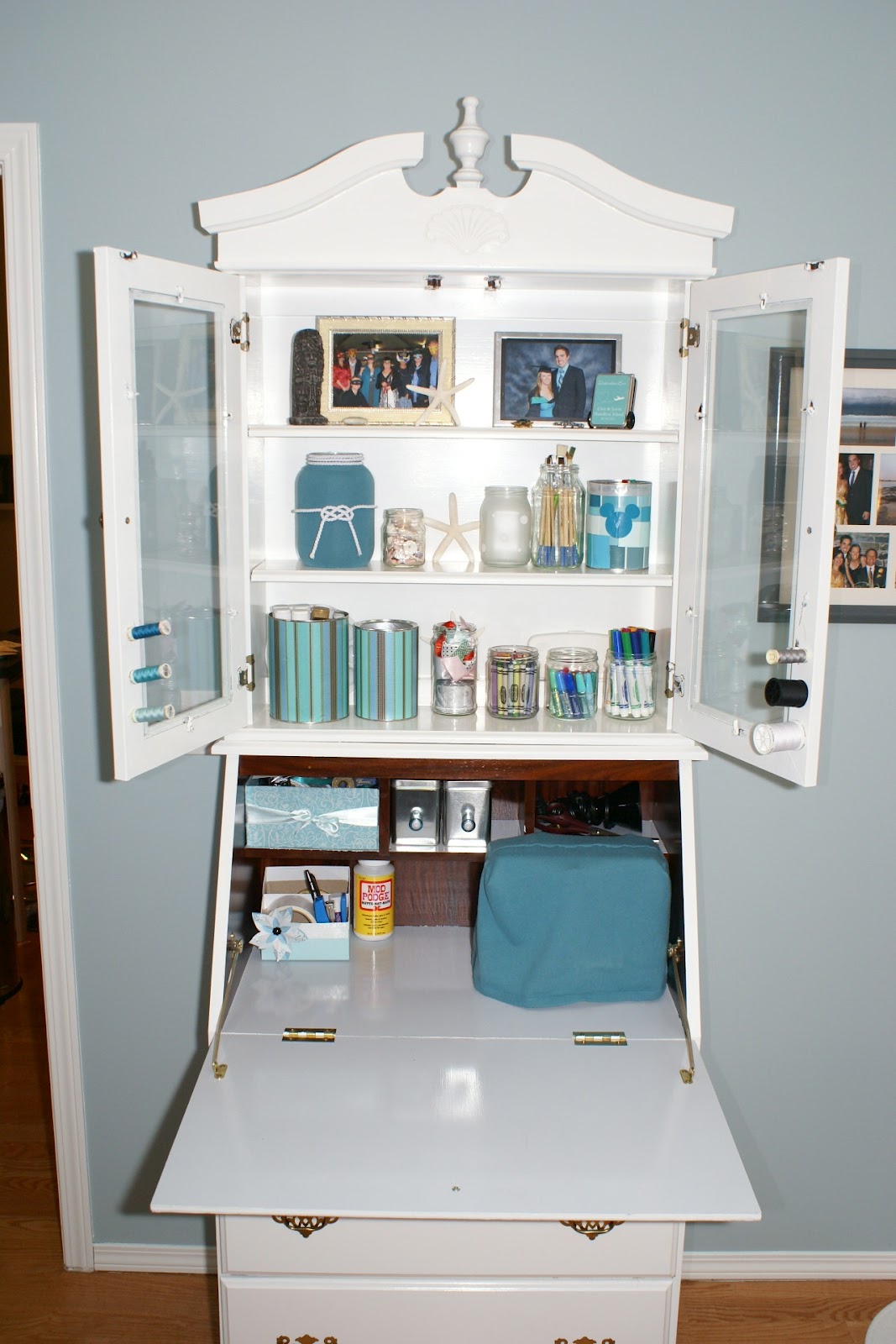 The Cozy Condo: Craft Desk Tour