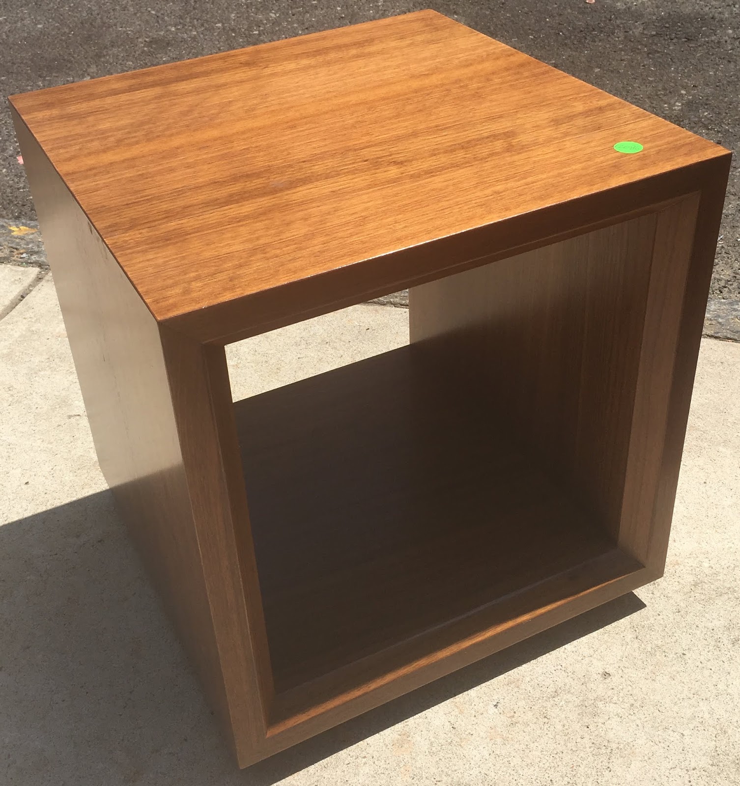 Uhuru Furniture & Collectibles: #452517 Cube End Table - $40 SOLD