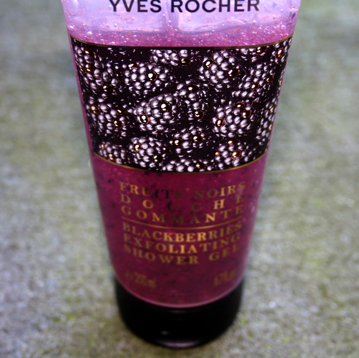 Beautykinguk: Blackberries Exfoliating Shower Gel by Yves Rocher