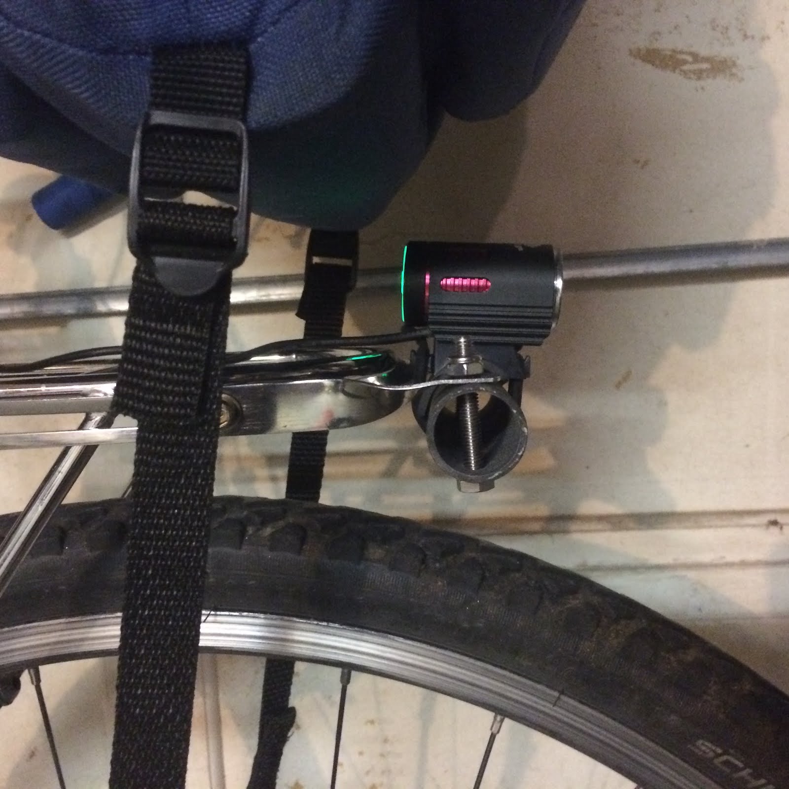 Cyclesnack: DIY: Front Rack Light Mount