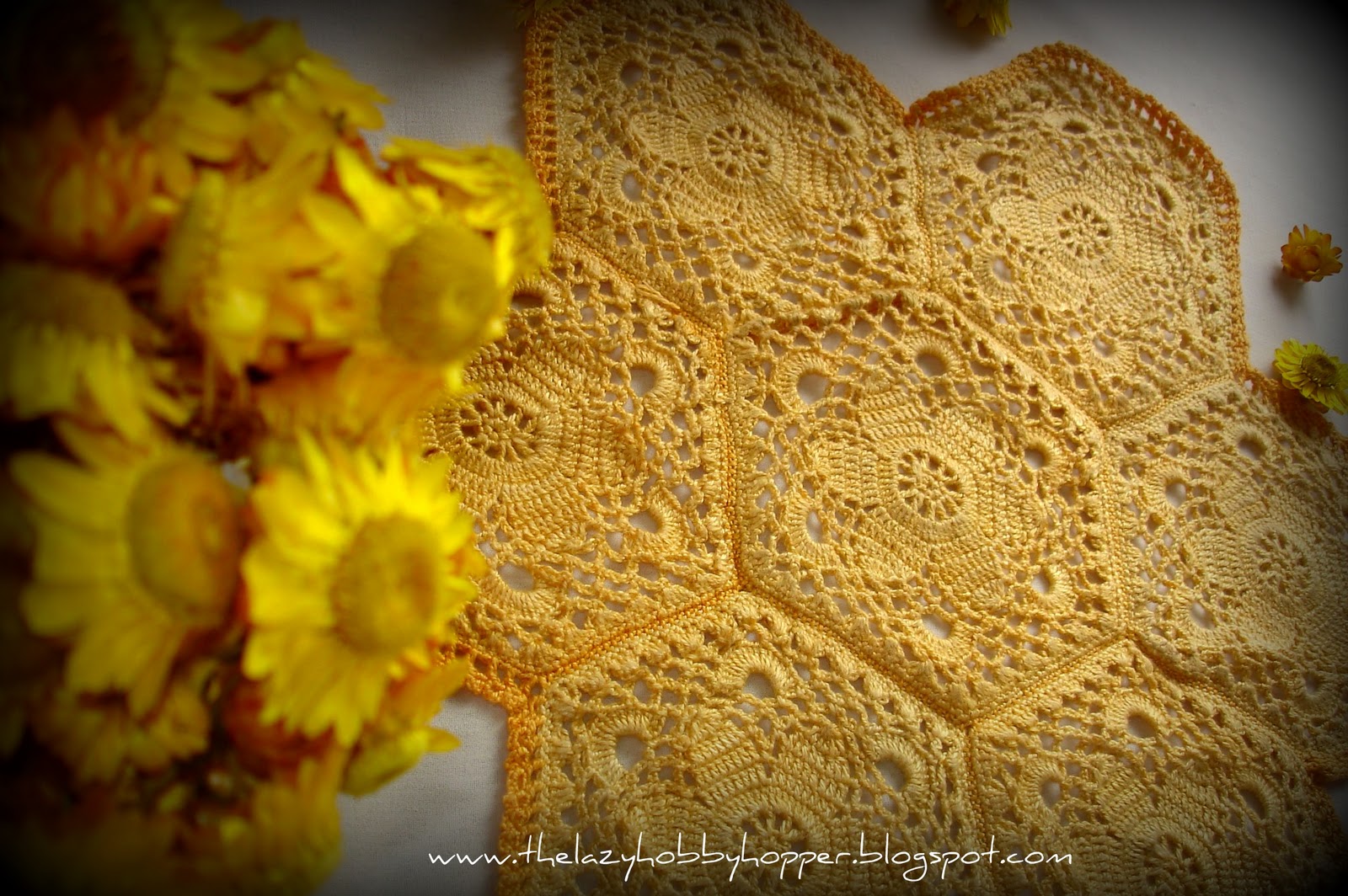 The Lazy Hobbyhopper: Yellow flower doily