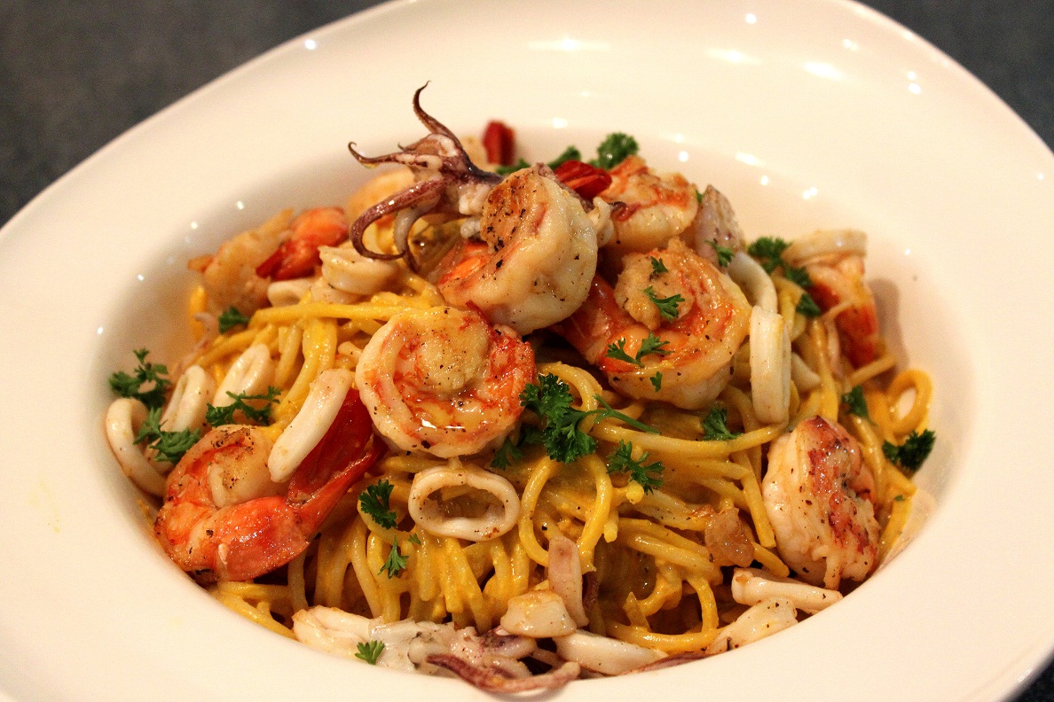 My Kitchen and Yours: Seafood Aligue Spaghetti