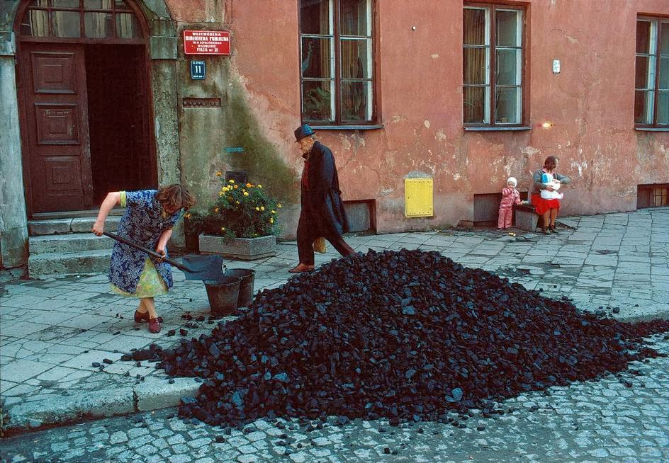 40 Stunning Color Photographs Capture Daily Life in Poland in the Early ...