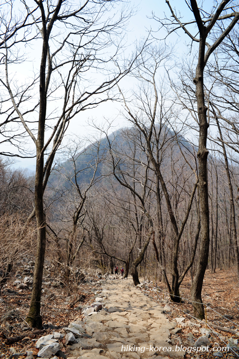 Hiking, Trekking, Local Tour in Korea: Samaksan - Beautiful lake and river