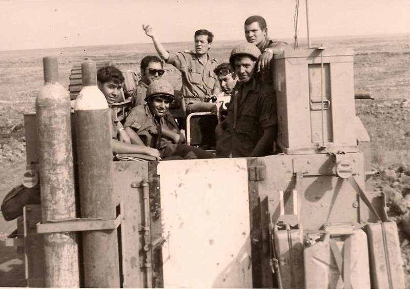 Four Bees: Israeli Defense Force (IDF) 20 liter Fuel Can, Sandrik 20 l ...