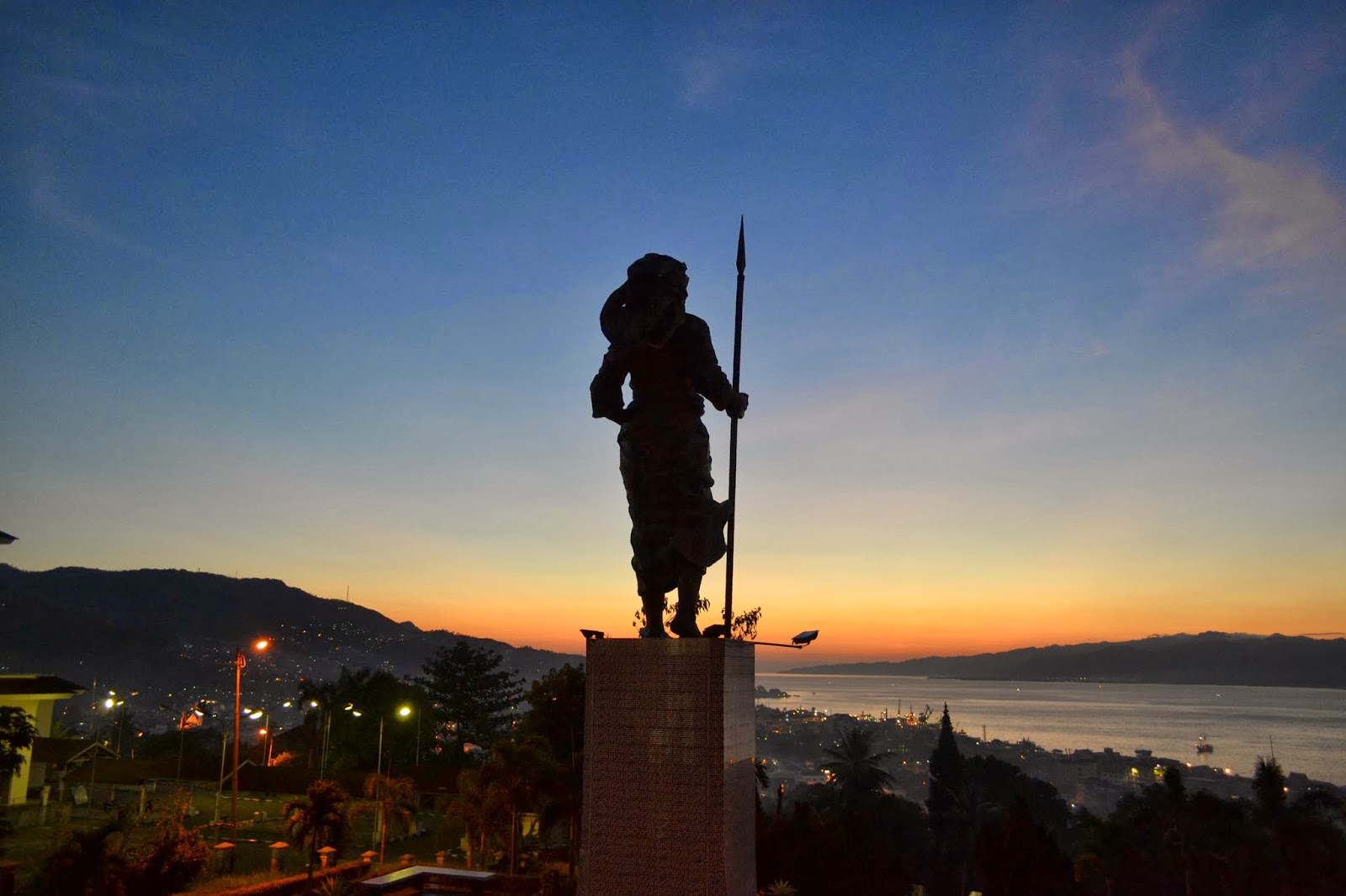 Marini Fang C000E9700: Martha Christina Tiahahu Statue