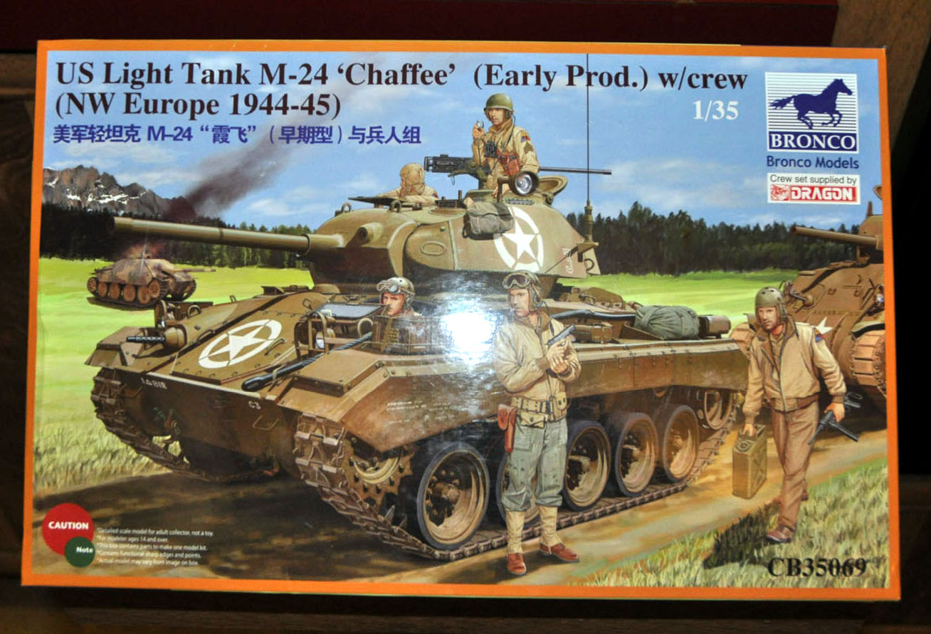 Toadman's Place: Bronco Models 1/35 M24 Chaffee: what's inside the box