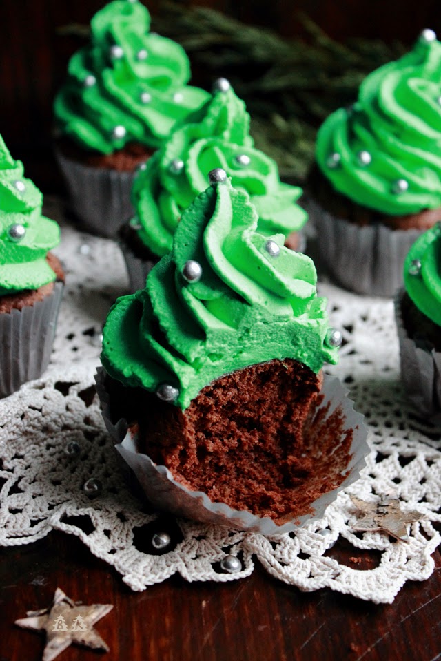 Babeczki choinki z orzechami laskowymi | Baika w kuchni