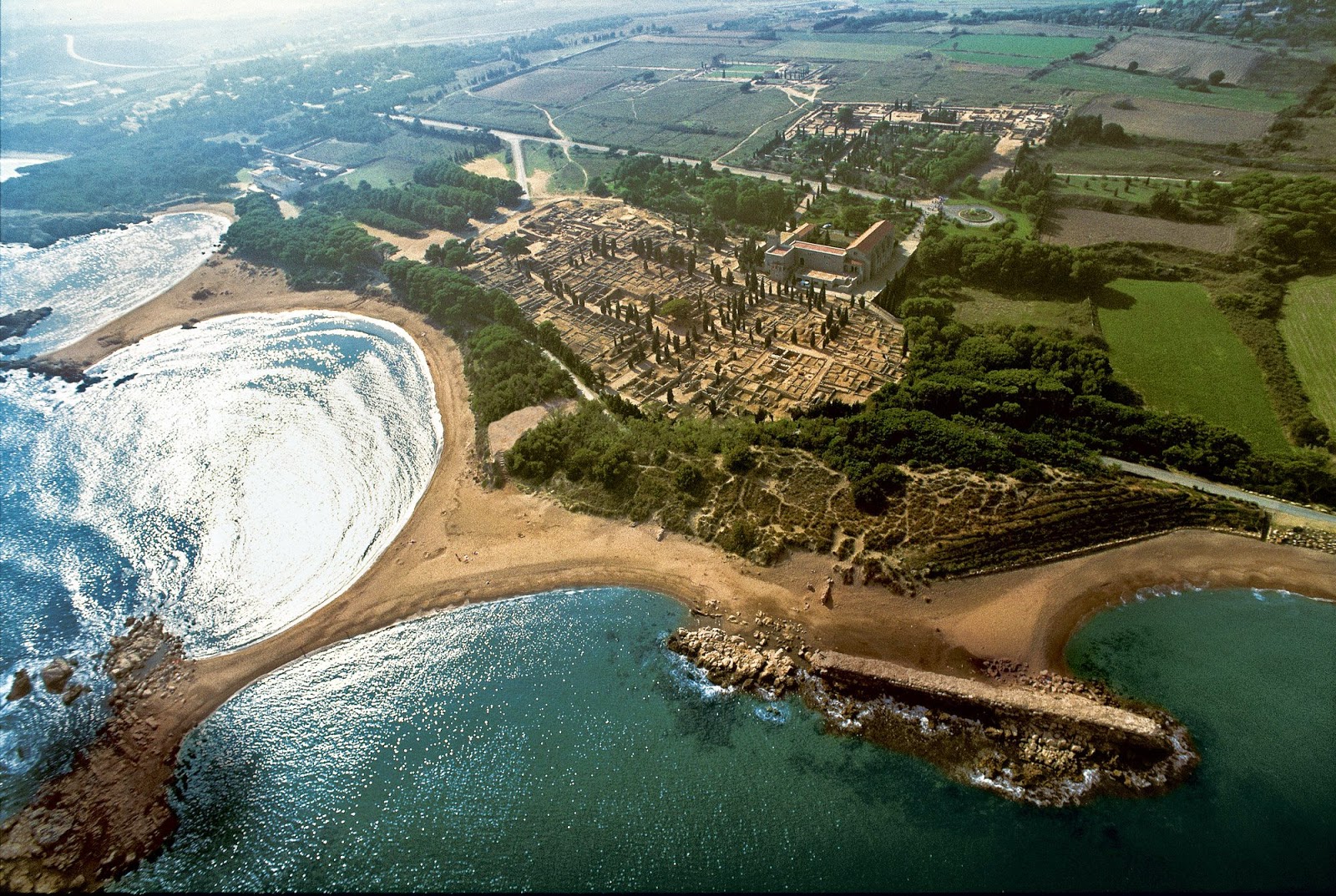 Almacén de clásicas: ESTRABÓN: EL GRIEGO QUE DESCUBRIÓ IBERIA