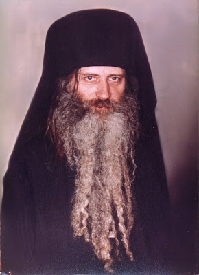Român Ortodox în Franța: Parintele Serafim Rose: Miscarea harismatica ...