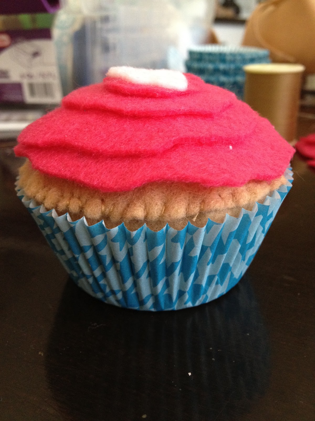 Happiness and Living Fab!: DIY: Making Felt Cupcakes (Free Pattern ...