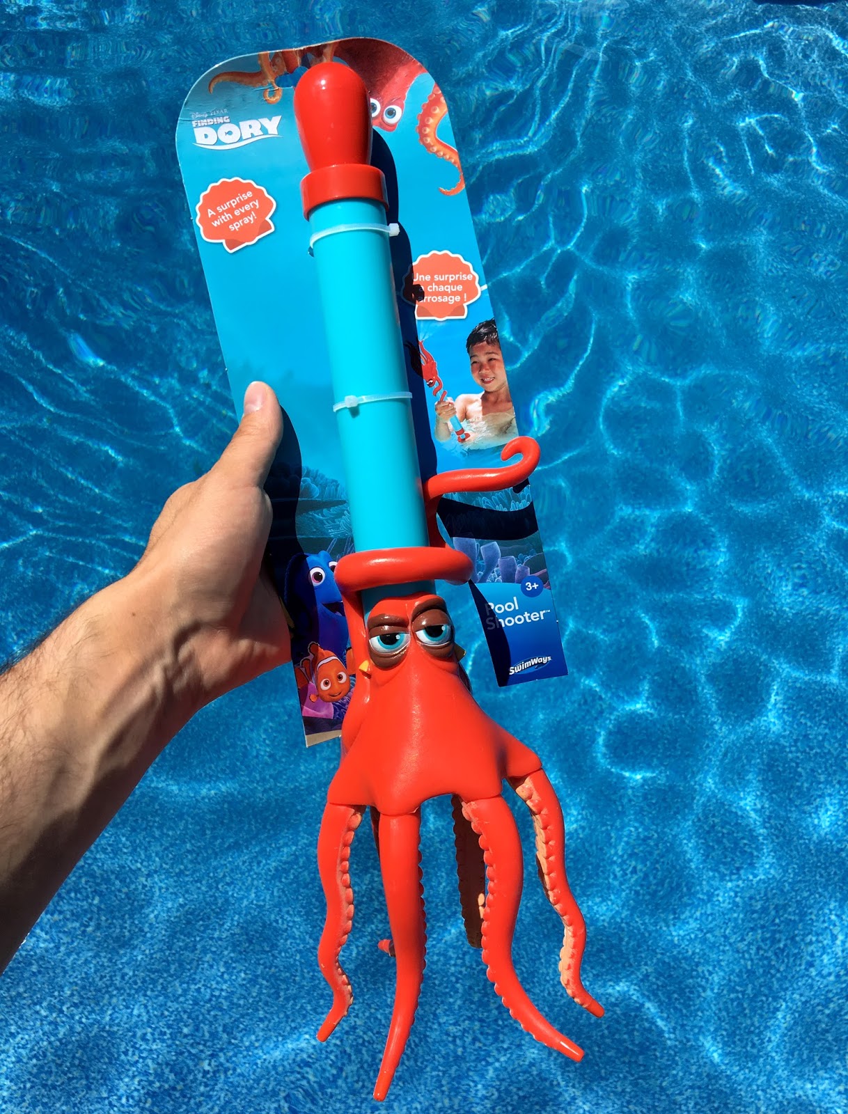 Dan the Pixar Fan: Finding Dory: Hank Pool Shooter (By SwimWays)
