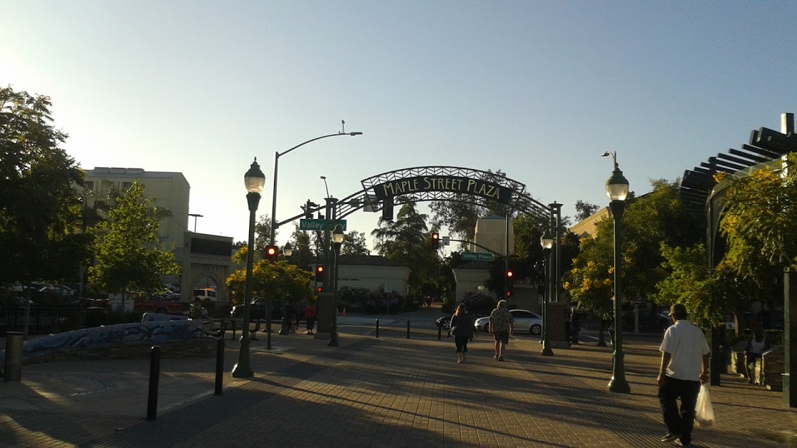 San Diego Rueda: Casinero Meet Up at Maple Street Plaza for 4th of July ...