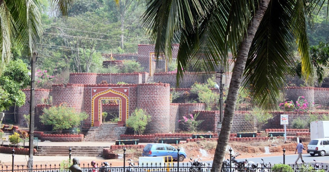 My India Travel: Ponda