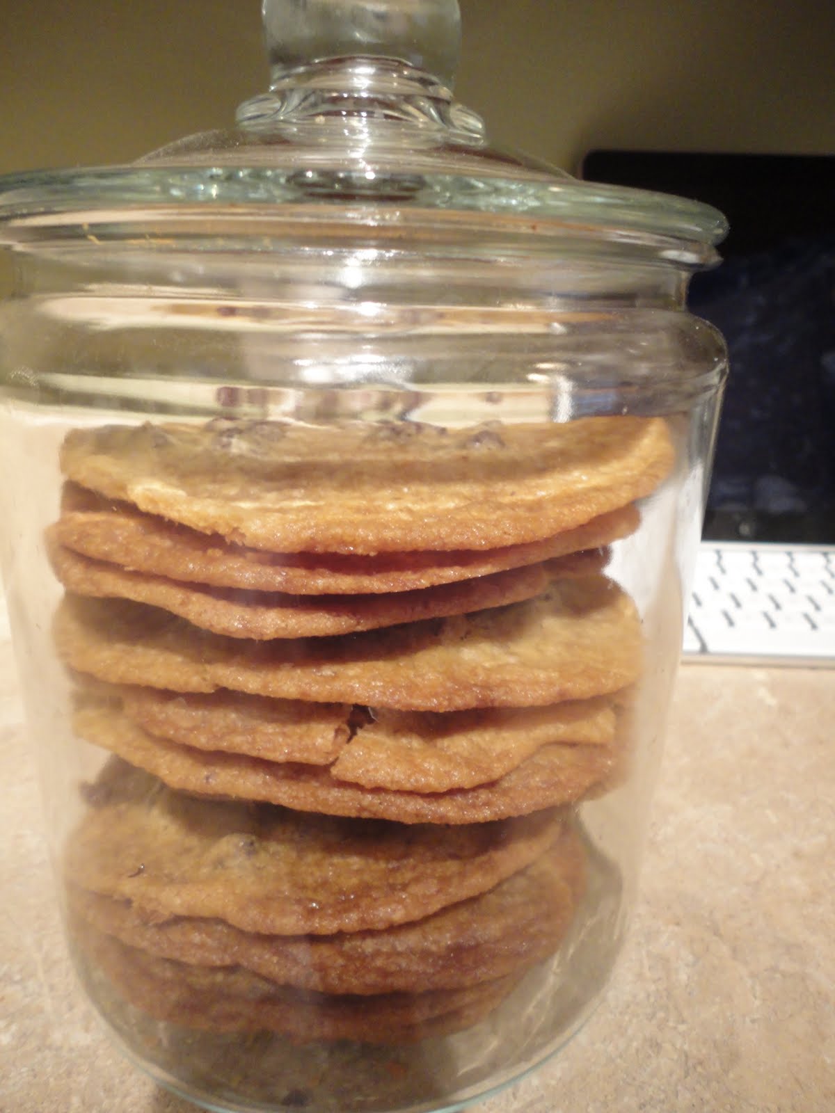 this hungry mama bakes: Flat & Crispy Chocolate Chip Cookies