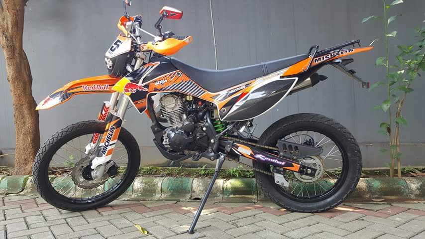 AUTOBLOG-11: Motor Trail Viar 200cc, makin keren aja