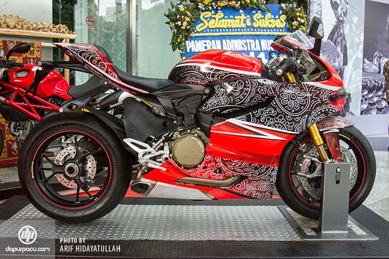 Motor Drag Ninja : Modifikasi Motor Ducati Bercorak Batik Indonesia ...