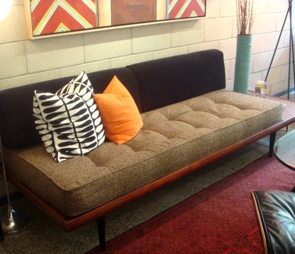 m o d e r n f r o s t: Latest obsession - the armless daybed!