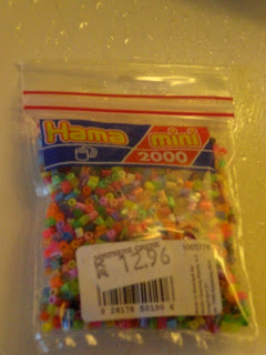 Slips og kanariefulg: Hama-perler i stekeovnen.