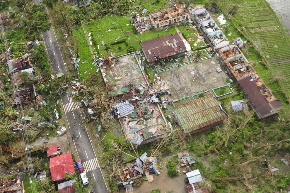 AnyTen: 10 Devastating Photos Of Typhoon Haiyan's(Yolanda) Ruin