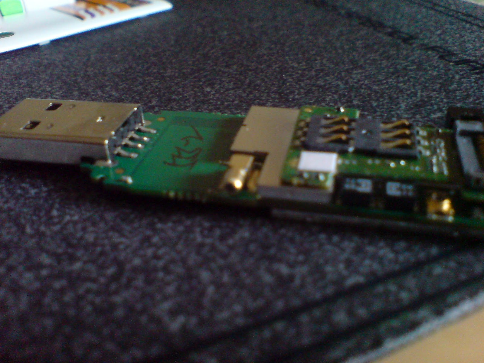 Tech31: The Anatomy of Huawei E355 Mobile Wifi Smart HSPA+