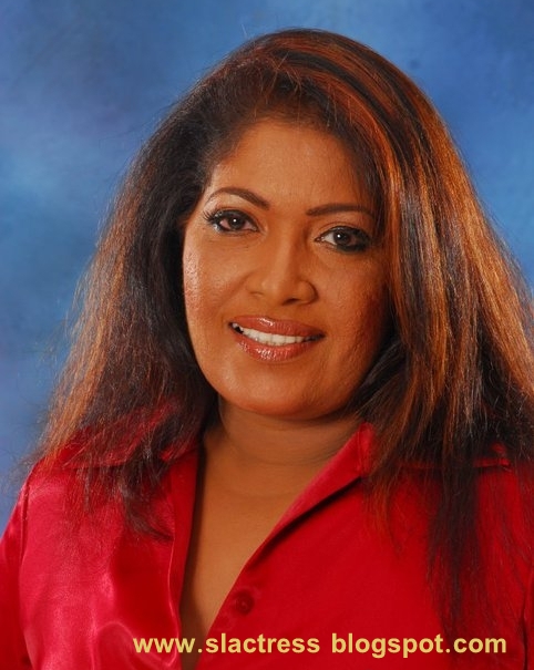srilankan actress picture gallery: Raini Charuka Goonatillaka