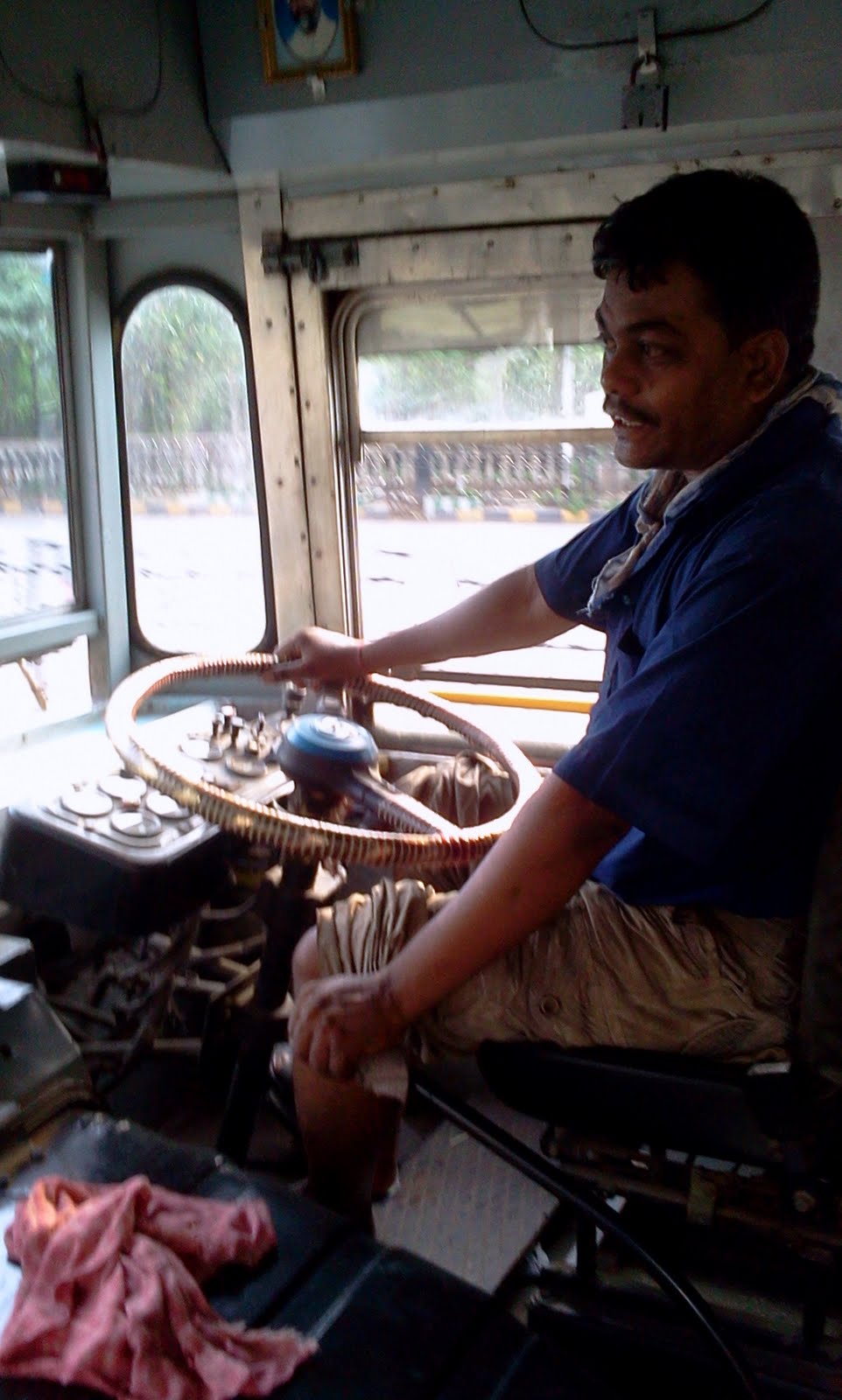 International Gypsy: The Drivers Guide to India. all things Transport