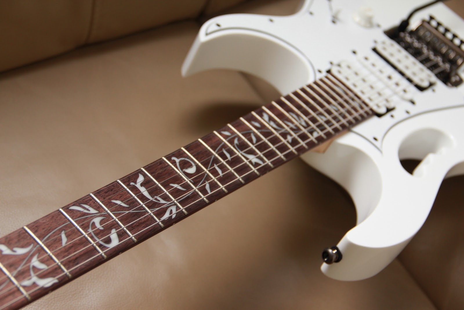 Ibanez JEM Jr Steve Vai Signature