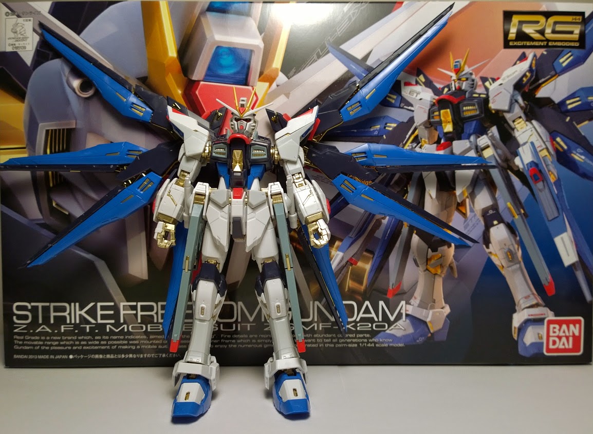 Eric's Yard: Bandai Real Grade 1/144 Strike Freedom Gundam Review