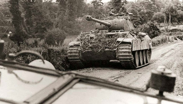 HISTOREICH: Pz.Kpfw V Panther Ausf A 243 détruit dans la poche de ...