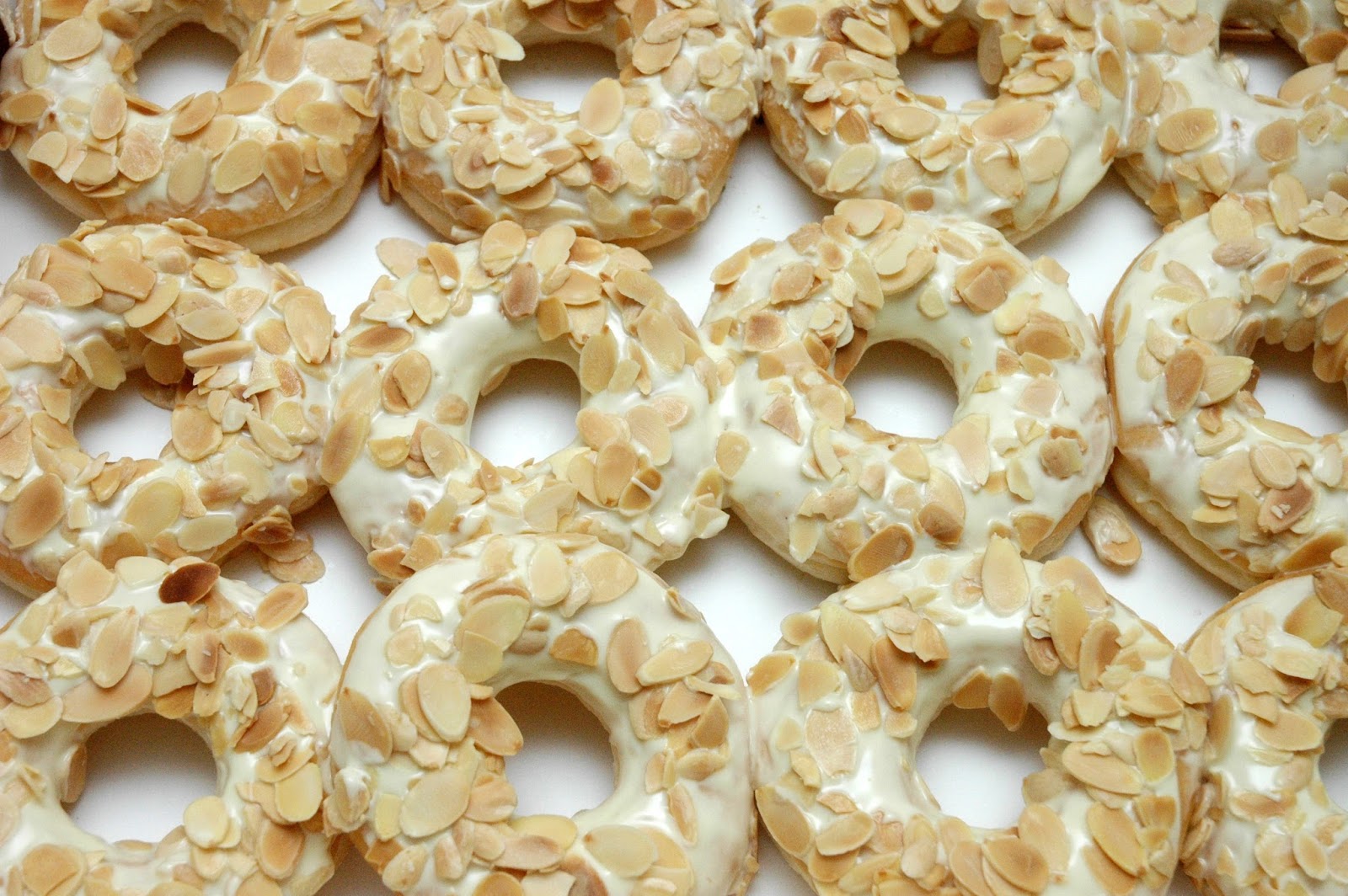 DUDE FOR FOOD: A Sweet Halloween with J. CO Donuts & Coffee