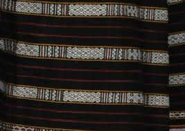 Menjual : Pakaian dan Aksesori Tradisional Rungus