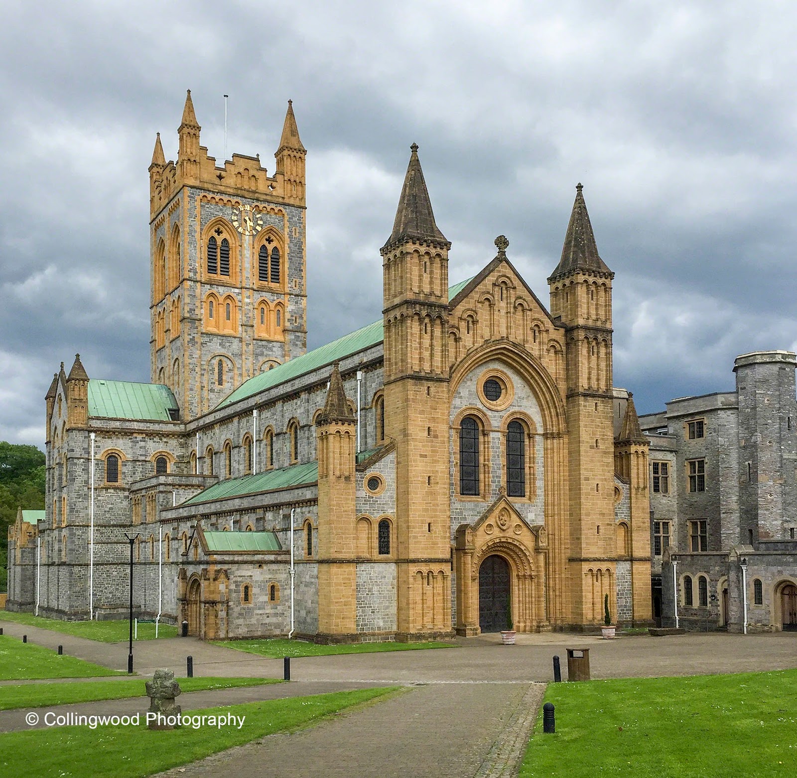 Tavicinity: Abbot's Way in May