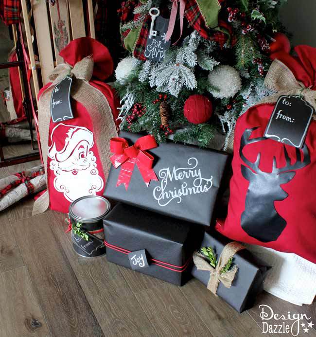 Coordinating Your Christmas Tree and Gift Wrap