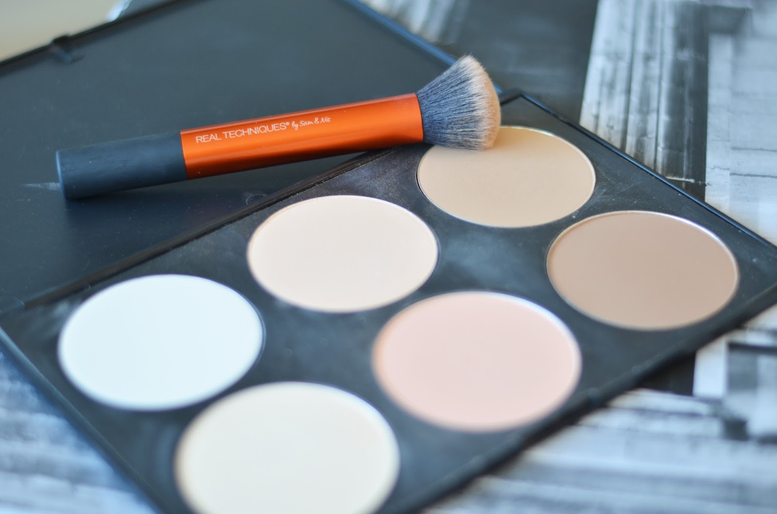 Vancouver Vogue: The Best Contour Palette for Fair Skin